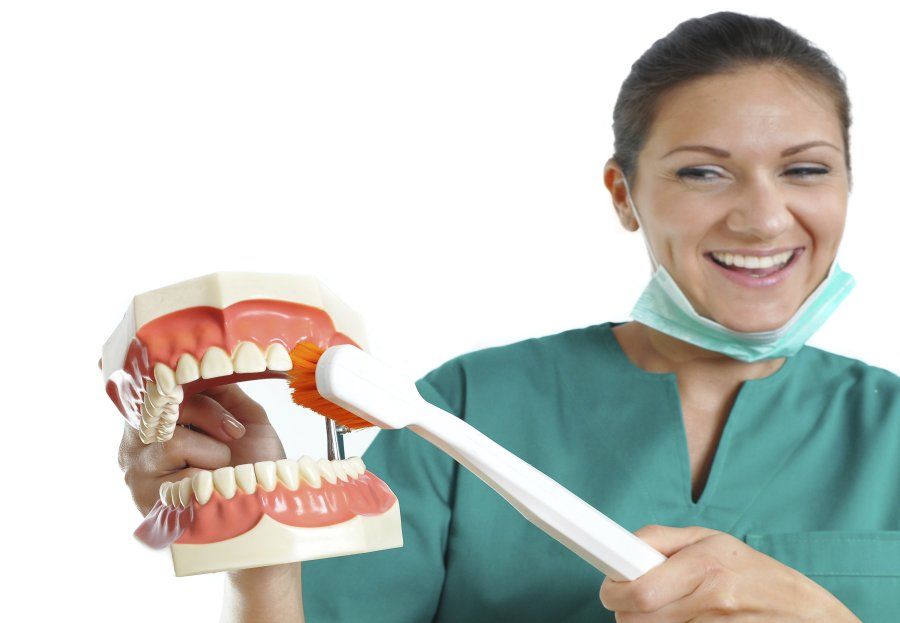 Clínicas dentales en Mataró: ¿sabes cómo lavarte los dientes? Clínicas dentales en Mataró: ¿sabes cómo lavarte los dientes?